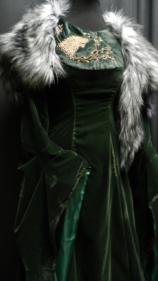 Inspired by Sansa Stark green velvet dress , embroidered wolf, shoulde ...